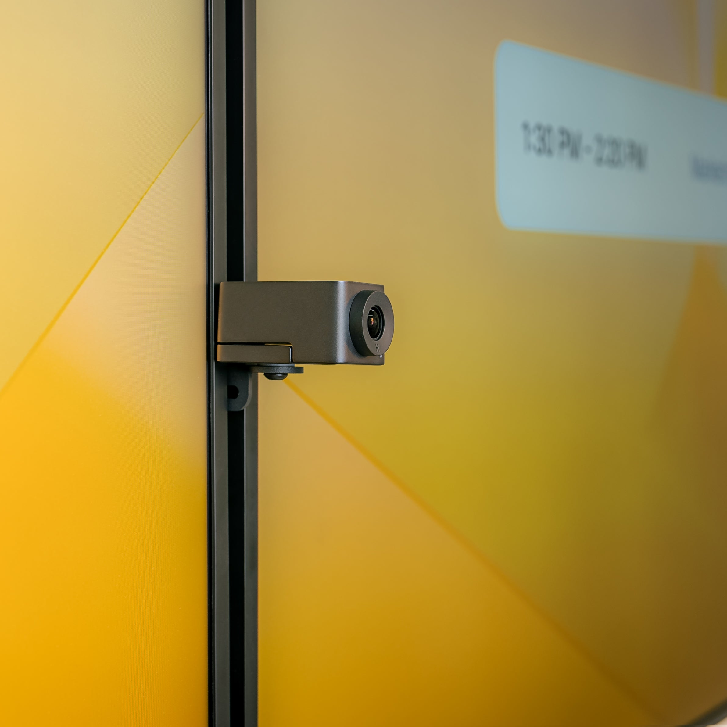 Eyeline Camera Mount | Meeting Camera Mount for Two Displays | Heckler